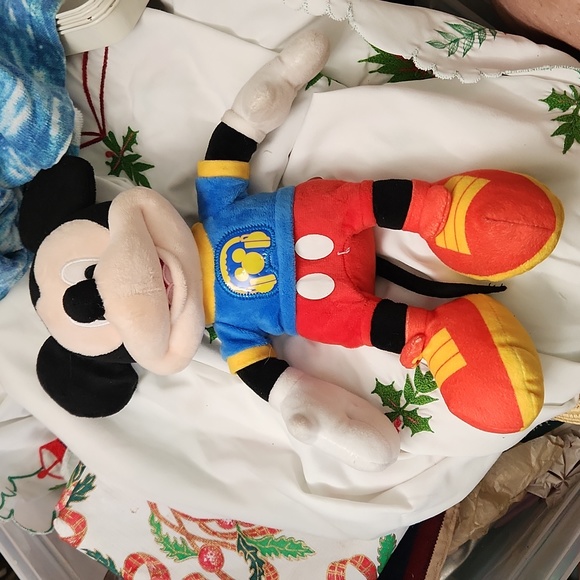 Disney | Toys | Disney Mickey Animated Plush Works Needs 2aa Batteries ...